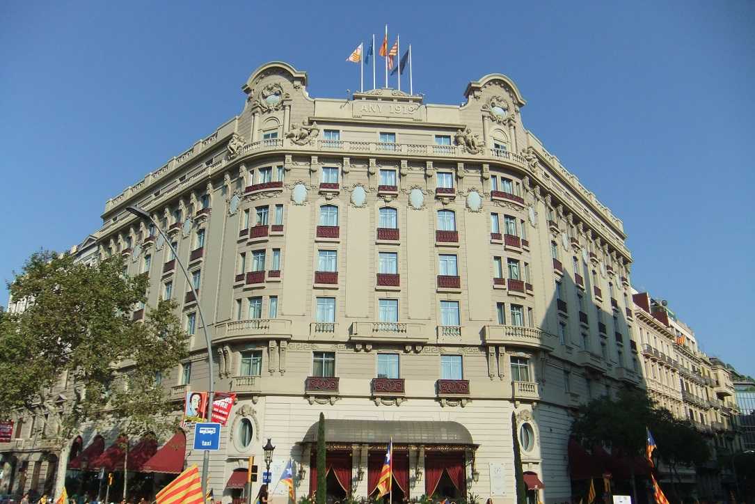 L'Hôtel Palace à Barcelone en vente pour 62 millions - Le Courrier d ...